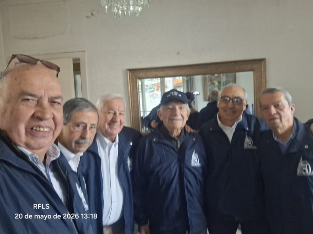 La Peña de los 50 Años saludó al ex Comandante Ricardo San Martín ...